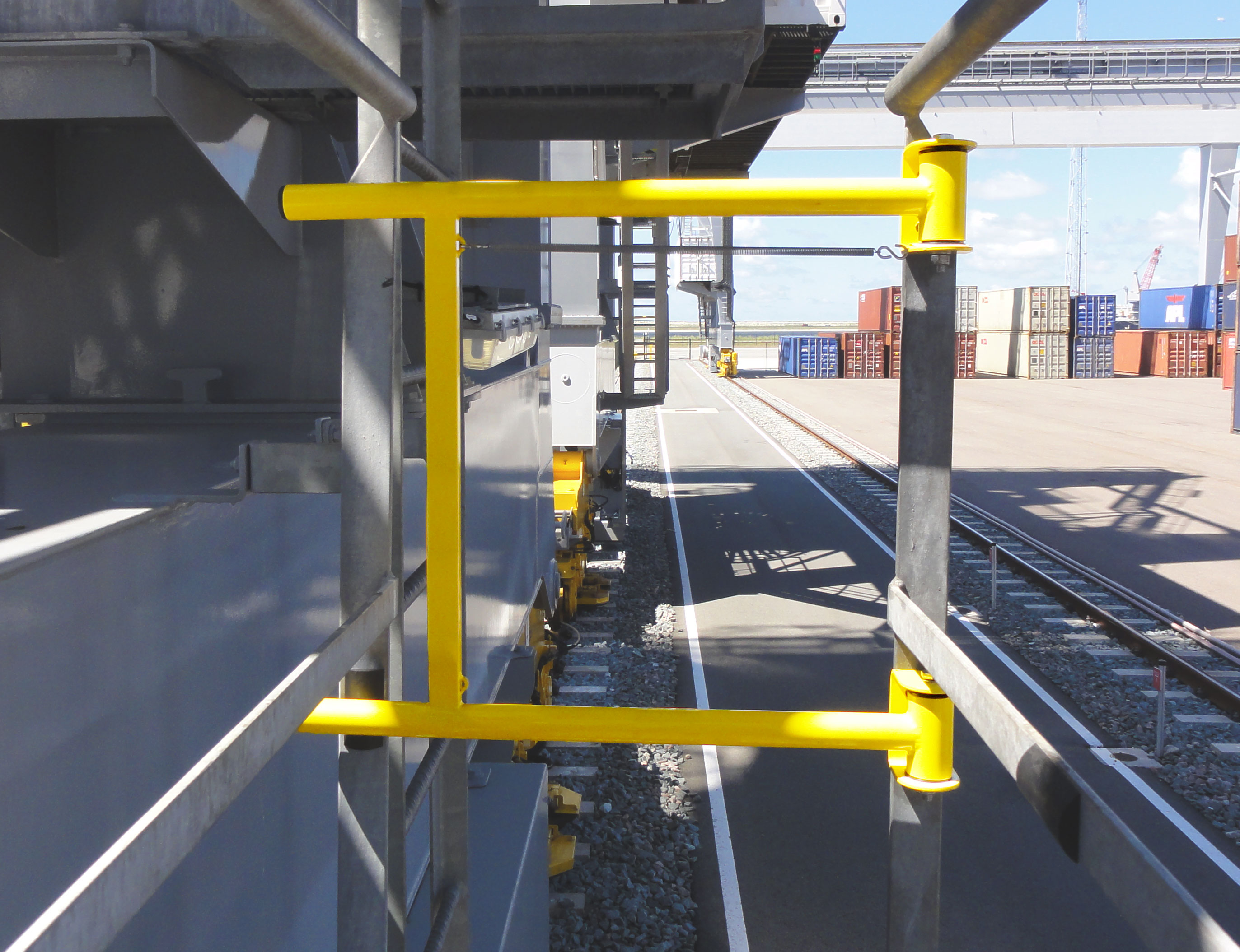Narrow walkway safety gate (NWG) - ISP Products