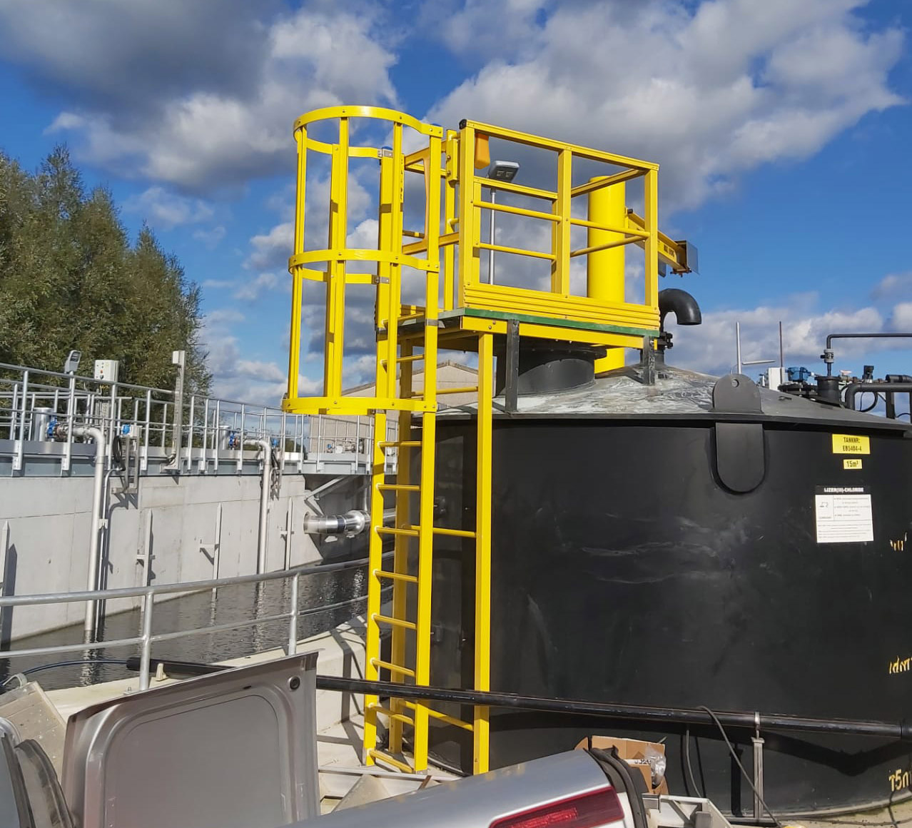 FRP access ladders/platforms - ISP Products